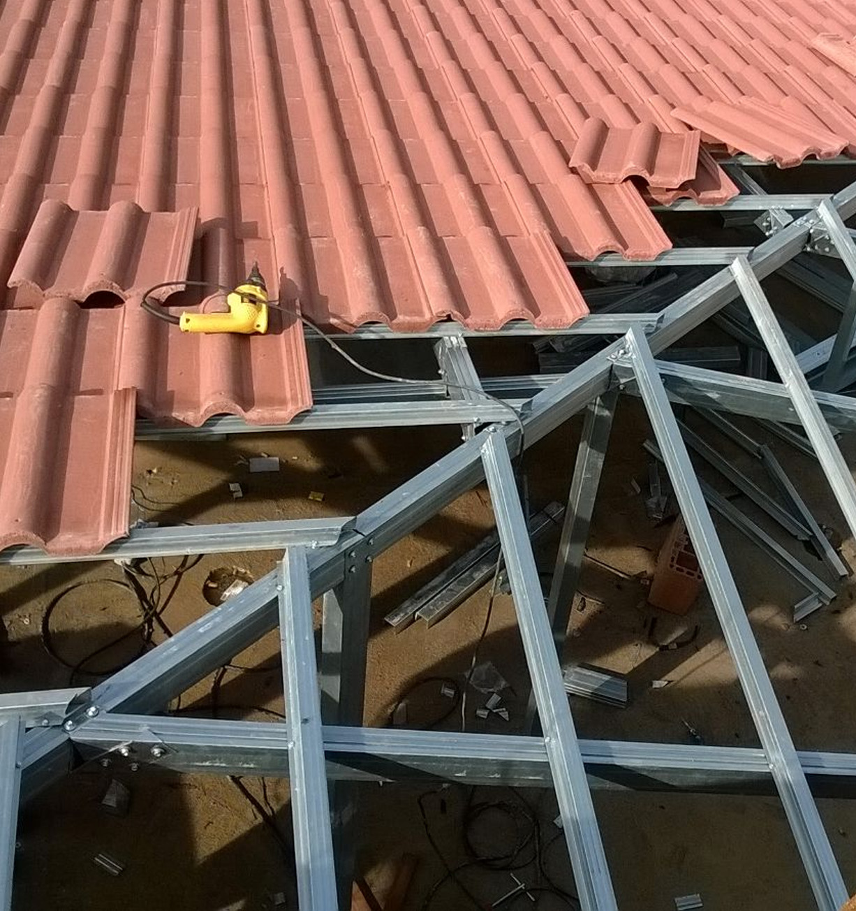 Telhados Aço Leve - Caderno Decisivo - Reabilitação e Construção Civil